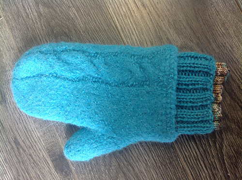 Ravelry: 3 in 1 mittens pattern by Isabelle Racette