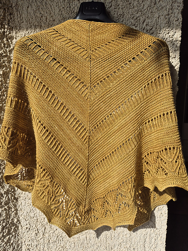 Ravelry: Morning Light pattern by Nadia Crétin-Léchenne