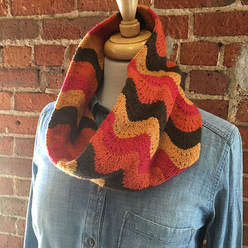 Ravelry: Stillwater Cowl pattern by Carrolldj