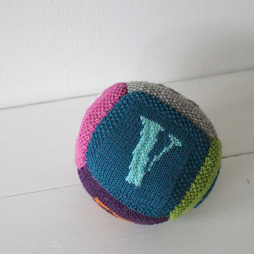 Ravelry: Alphabet Baby Blocks pattern by Erssie