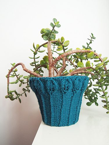 Ravelry: Plant Pot Cosy pattern by Dayana Knits