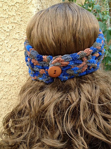 Ravelry: Woodacre Ear Wrap pattern by Dayna Scoles