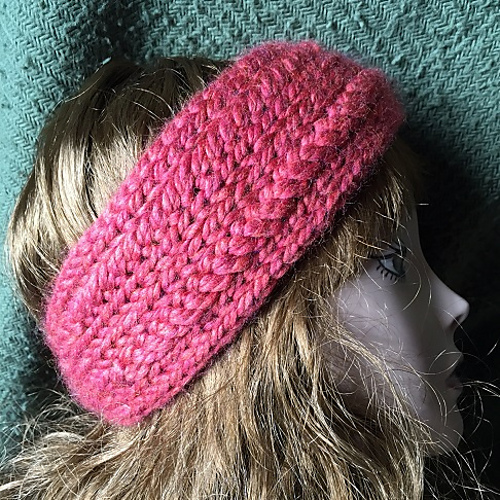 Ravelry: Twisted Ear Wrap pattern by Dayna Scoles