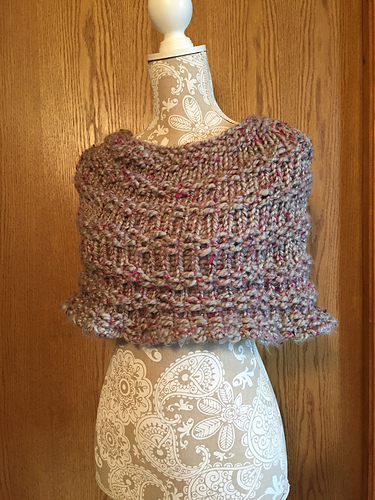 Ravelry: Simple Capelet pattern by Dayna Scoles