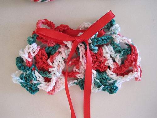 Ravelry: Christmas Capelet Cuff pattern by Kathy North