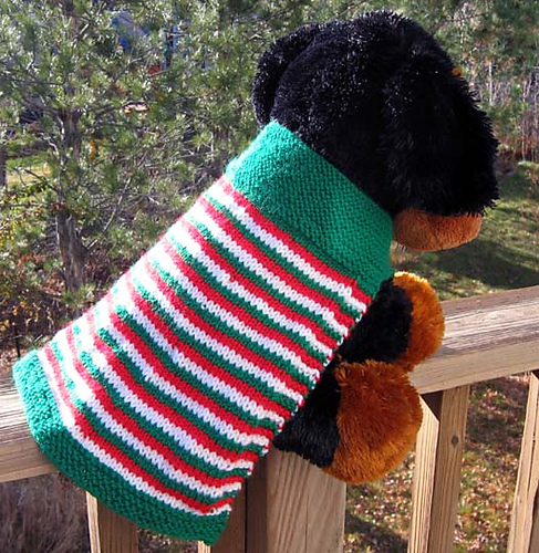 Ravelry: Holiday Dog Capelet pattern by Kathy North