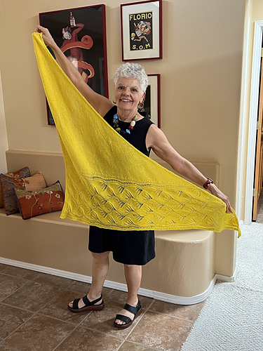 Ravelry: Magnolia Shawl pattern by Ewelina Murach