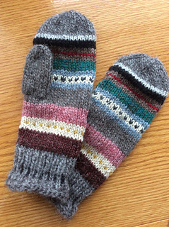 Ravelry: FuNkY KNit miTts pattern by Debbie McFadzen
