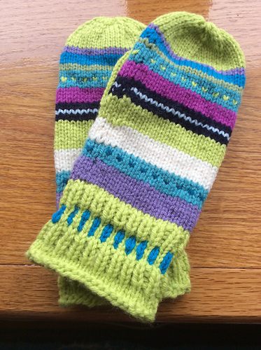 Ravelry: FuNkY KNit miTts pattern by Debbie McFadzen
