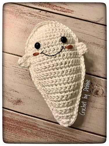 Ravelry: Halloween Ghost Coin Purse pattern by Rhondda Mol (Oombawka ...