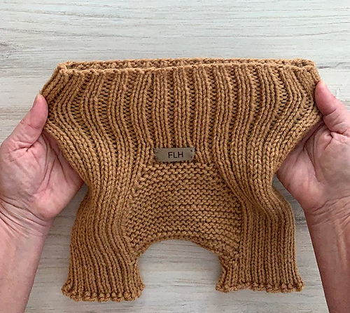 Ravelry: Skye Soakers and Shorts pattern by Debra Gorman