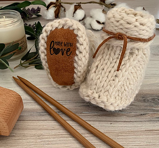Ravelry: Denali Baby Booties pattern by Debra Gorman