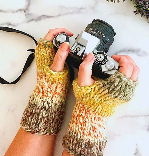 Ravelry: London (Super Bulky) Mittens pattern by Debra Gorman