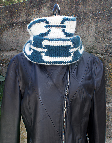 Ravelry: Infinity Chain Scarf pattern by Deja Joy