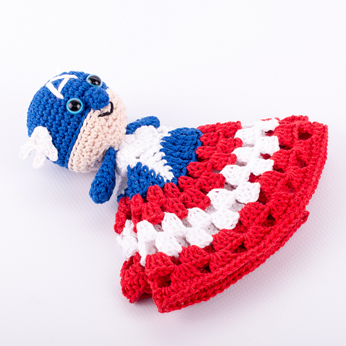 Ravelry: Captain America Snuggle pattern by Dennis van den Brink