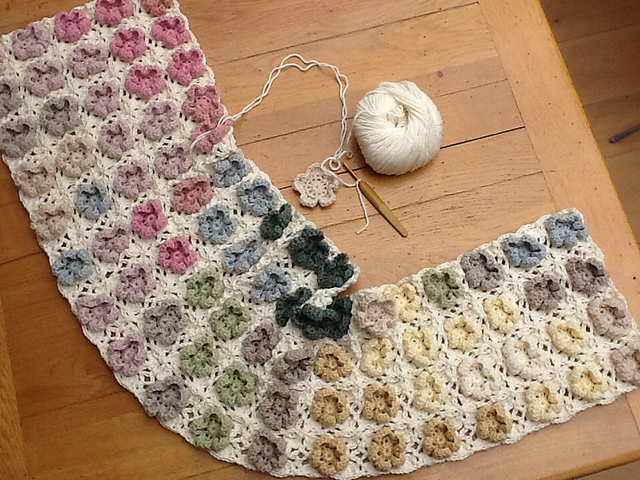 Ravelry: PerPuntino's Old Roses Garden Throw