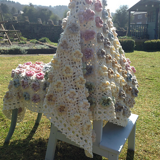 Ravelry: PerPuntino's Old Roses Garden Throw