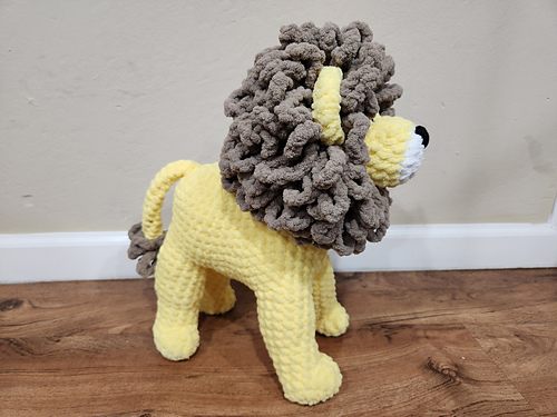 Ravelry: Lion with loopy mane pattern by David Friedman