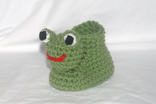 Ravelry: 017 - Frog Baby Booties pattern by Desert Diamond Crochet