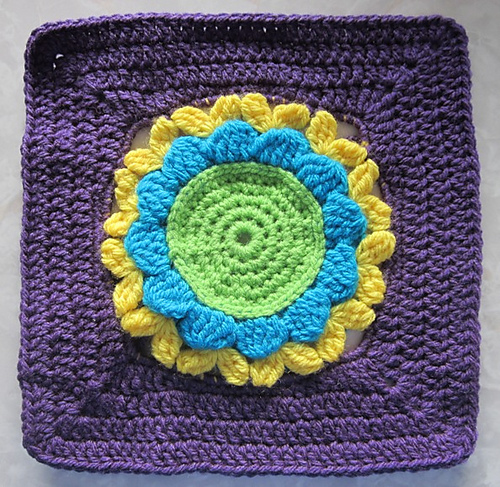 Ravelry: Happy Flower pattern by Julie Yeager