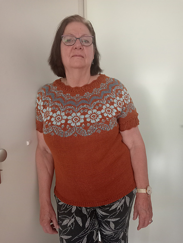 Ravelry: Alpine Bloom pattern by Caitlin Hunter