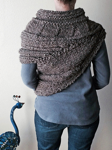 Ravelry: The Seam - District 12 Cowl pattern by Dahlia in Bloom