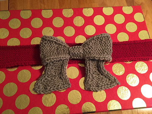 Ravelry: Holiday Bow pattern by Madeline Nancy