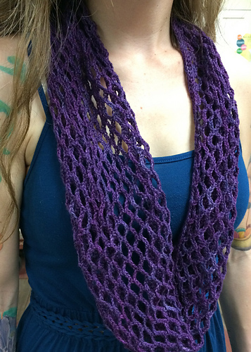 Ravelry: Mesh Cowl pattern by Diana Vasquez (Jimenez)
