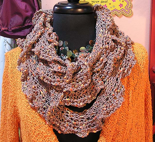 Ravelry: Ruffled Moebius OR Infinity Scarf/Cowl pattern by Diane L ...