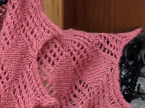Ravelry: Moebius / Cowl *Griddy* pattern by Birgit Freyer