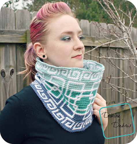 Ravelry: Natalie Cowl pattern by Divine Debris