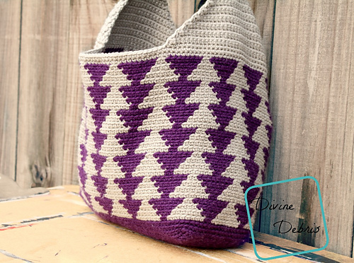 Ravelry: Trixie Triangles Bag pattern by Divine Debris