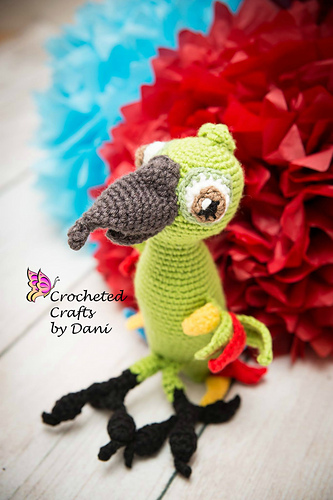 Ravelry: Benjie the parrot pattern by Marissa Arenas