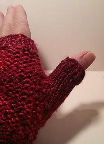 Ravelry: Addendum Thumb Gusset pattern by Brenda Myers