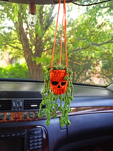 Ravelry: Hanging skull plant pattern by Anna Boychenko