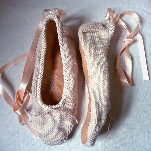 Ravelry: Ballet slippers pattern by Claire Garland