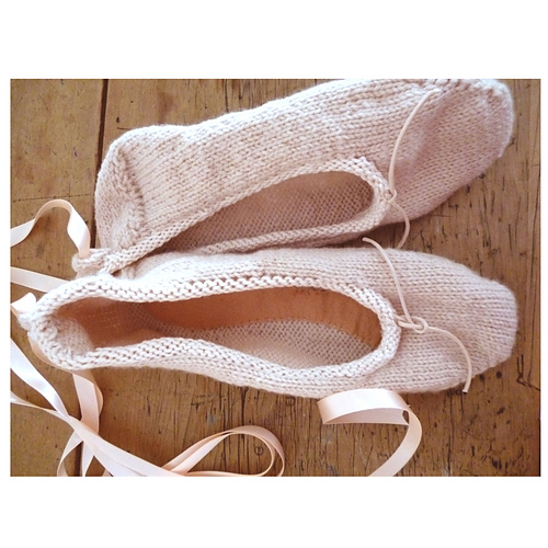 Ravelry: Ballet slippers pattern by Claire Garland
