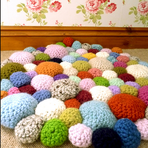 Ravelry: Pebbles Rug pattern by Claire Garland