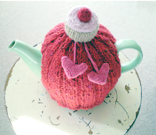 Ravelry: 'I love you cupcake' Tea Cozy pattern by Claire Garland