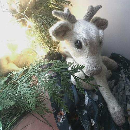 Ravelry: White Buck pattern by Claire Garland