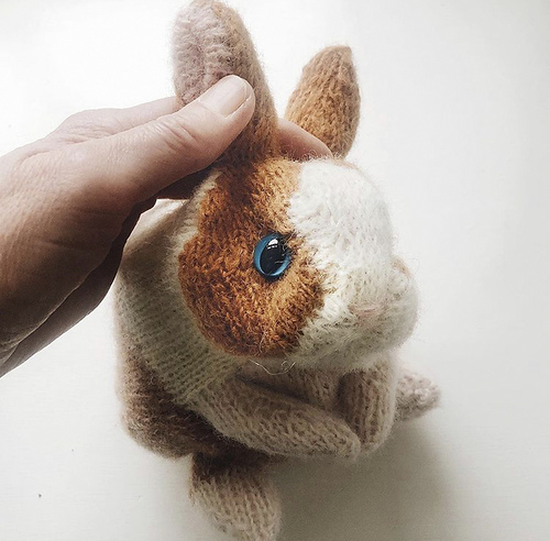 Ravelry: Cinnamon Dutch Bunny pattern by Claire Garland