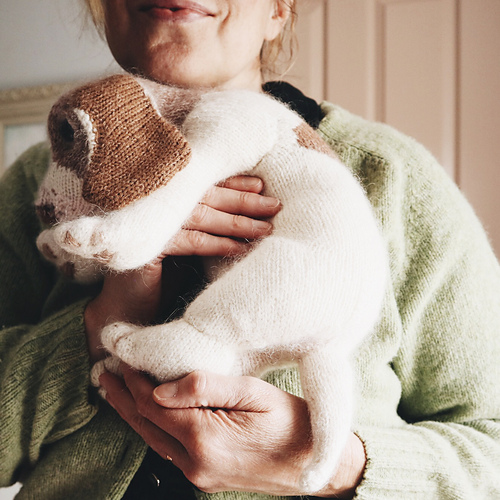 Ravelry: Beagle Puppy pattern by Claire Garland