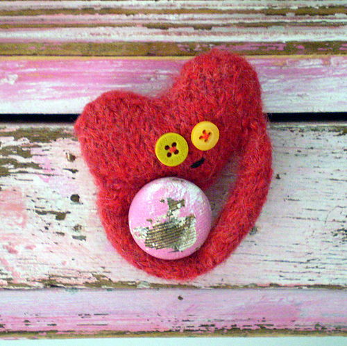 Ravelry: Huggable heart pattern by Claire Garland