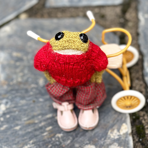Ravelry: Crocheted Toad pattern by Claire Garland