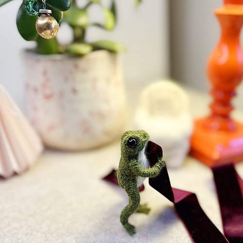 Ravelry: Green Frog pattern by Claire Garland