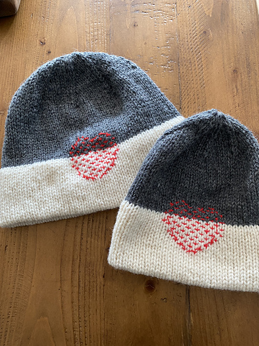Ravelry: Mended Heart Hat and Socks Set pattern by Cheryl Toy
