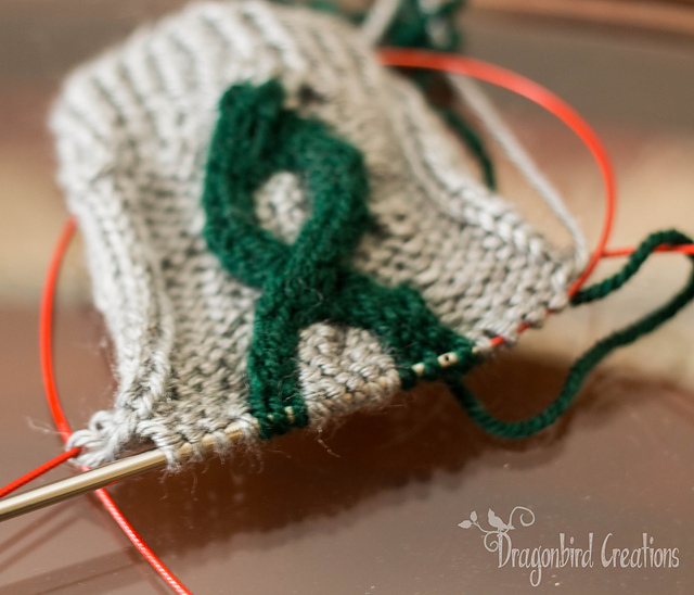 Ravelry: dragonbird's Hissy Fitt Mitts