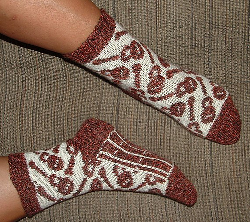 Ravelry: Strings Colorwork Socks pattern by Tanja Fleischer