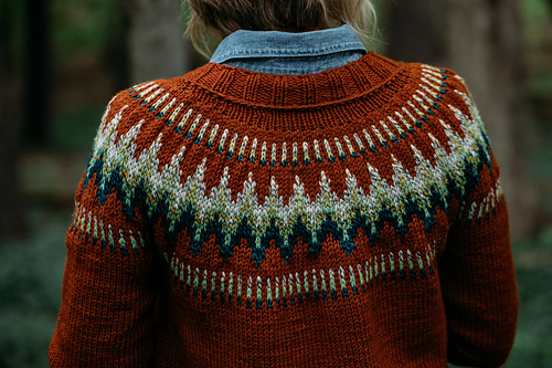 Ravelry: The Throwback pattern by Andrea Mowry