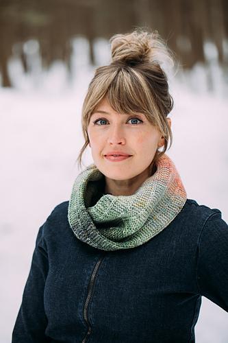 Ravelry: Embrace Cowl pattern by Andrea Mowry